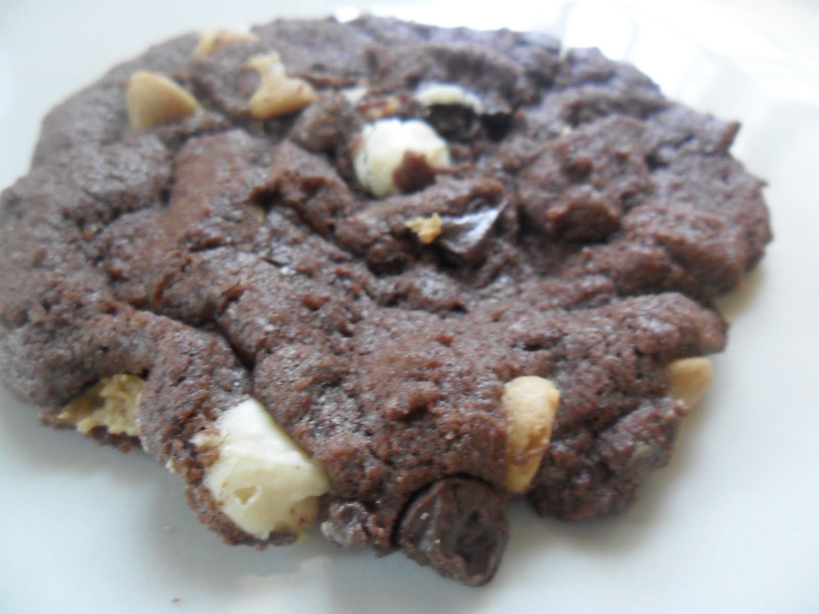 Retro Housewife: The Remix: Reese's Chewy Chocolate Cookies