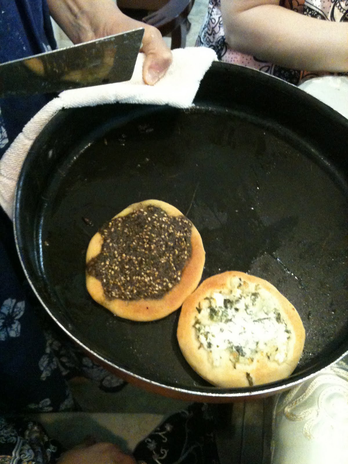 Samar's recipes- انا بنت منال العالم: Fatayer zaatar & cheese ...