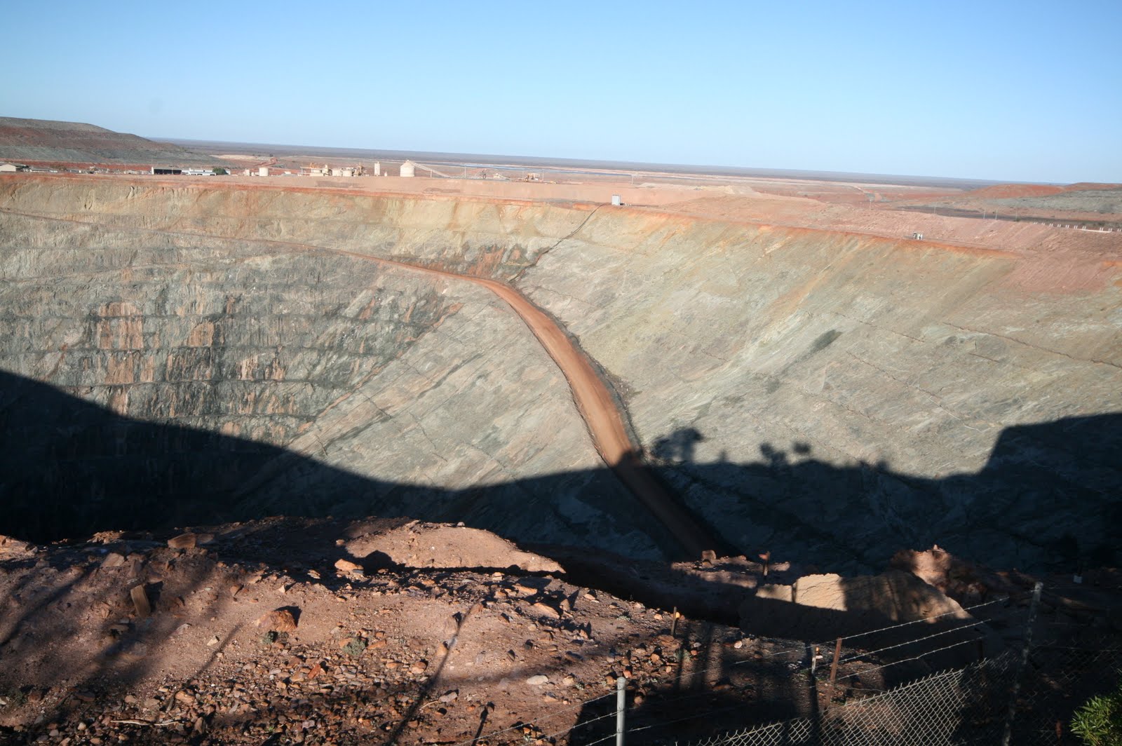 Reading AS official world tour.: A bit about W Australia mines