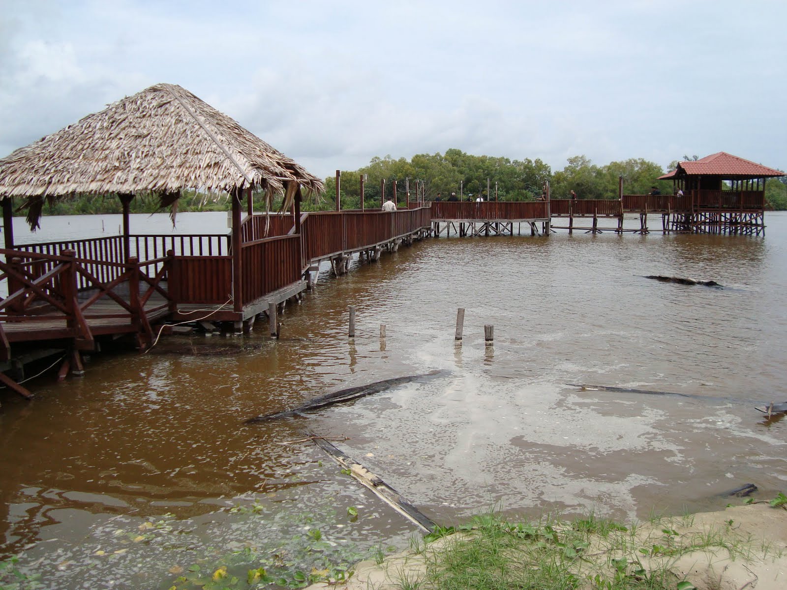 Brunei Share: Brunei Holidays : Fishing Spot at Teraban River