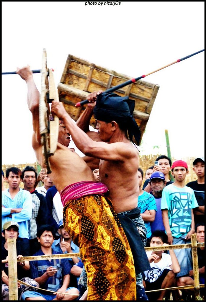 Budaya Tarung Presean – Simbol Kejantanan Taruna Suku Sasak di Pulau ...