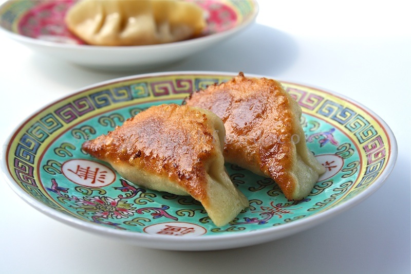 Pot-Sticker Dumplings With Chicken Stock-ji zhi guo tie