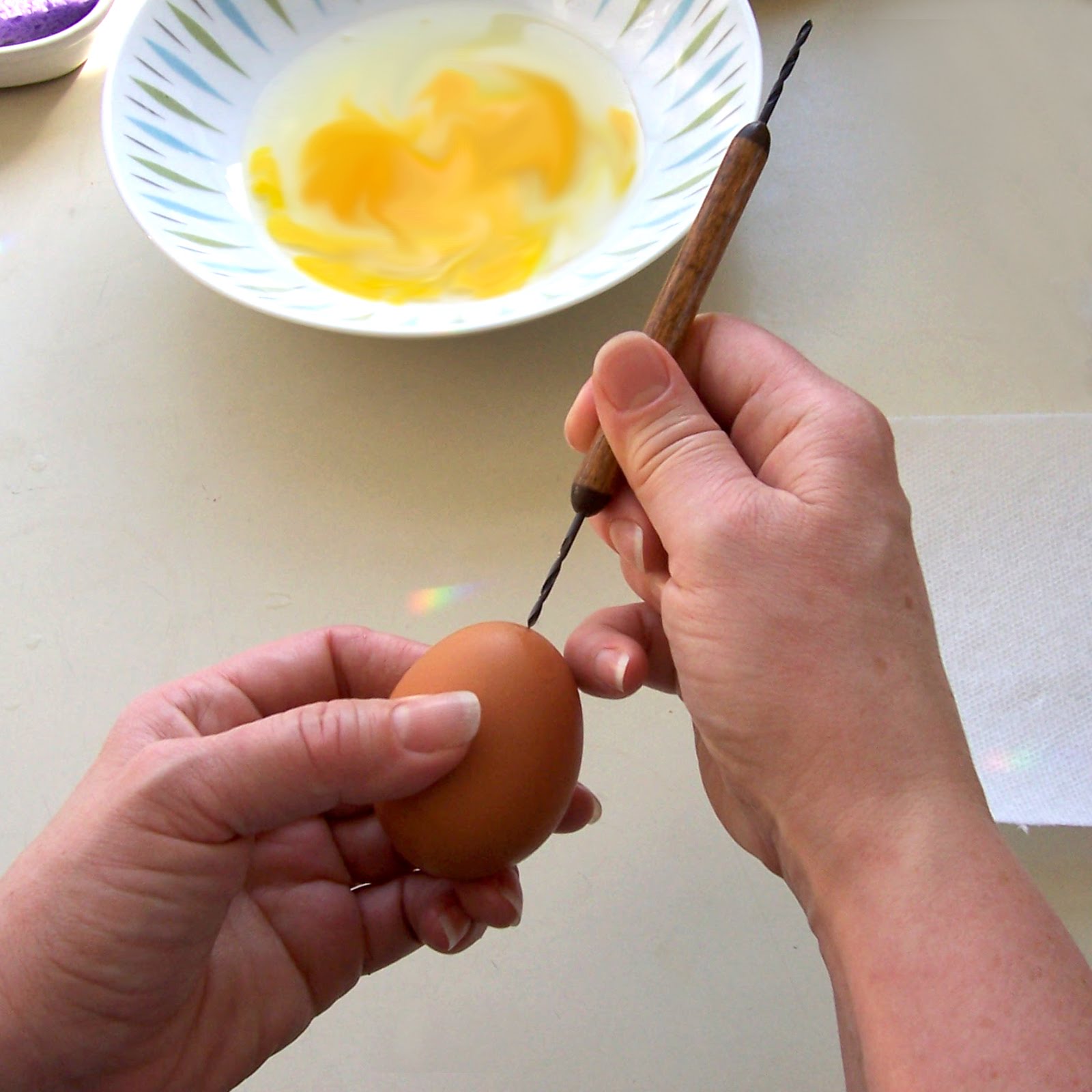 Mill Girl: Blowing Out An Eggshell - Free Tutorial