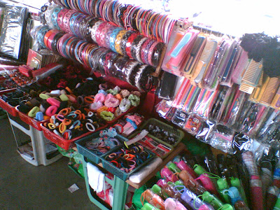 The Sarimanok Chronicles: "Tindahan sa Bangketa" -- Selling and ...