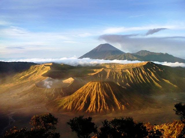 Mount Bromo, Tours in Foot Heaven | APen 5, Indonesian Tourist Information