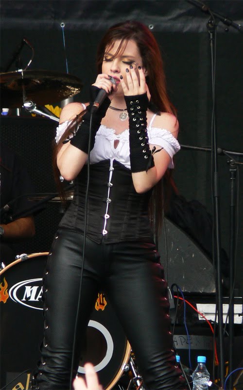 Madame Macabre: Looks Inspiradores: Ailyn de Sirenia.