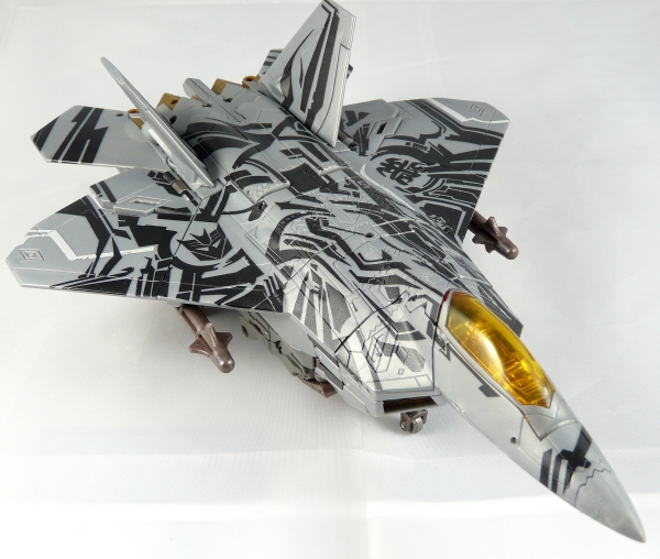 Silverman's Mechanica: Transformers Hunt for the Decepticons Leader ...