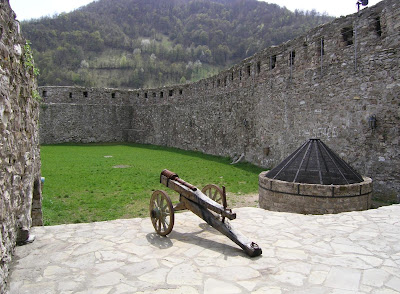 CASTLES IN BOSNIA: Vranduk Castle