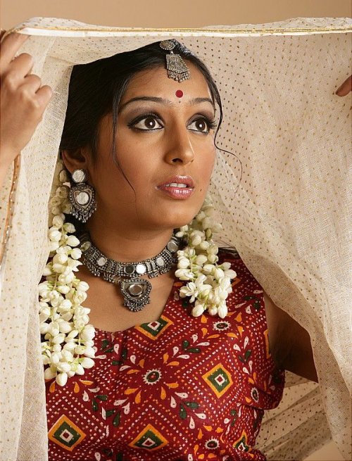 Padmapriya in Saree Photos | Bollymira