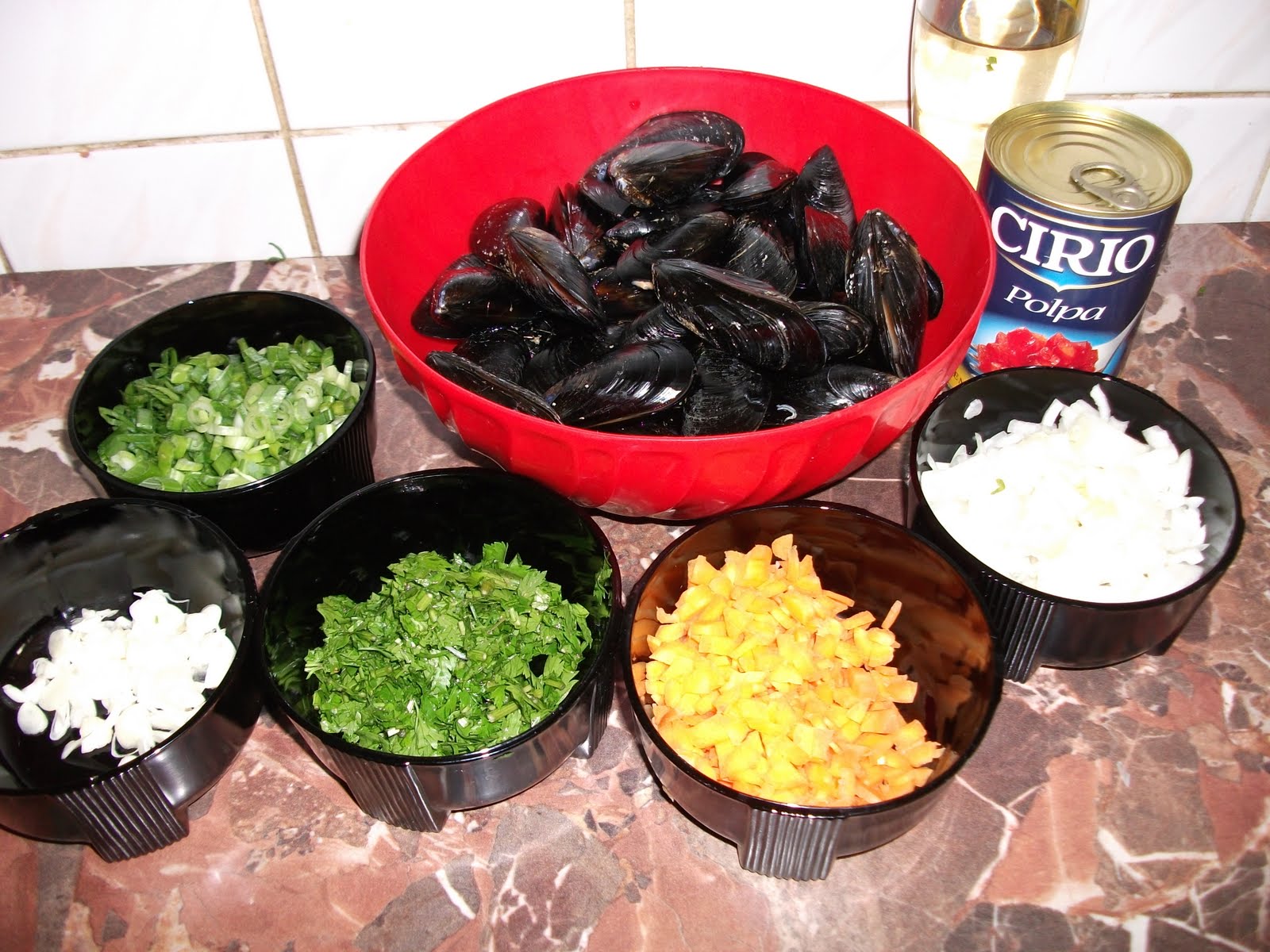 Tina's kitchen: Midii "provencal"- Preparat calasic din sudul Frantei