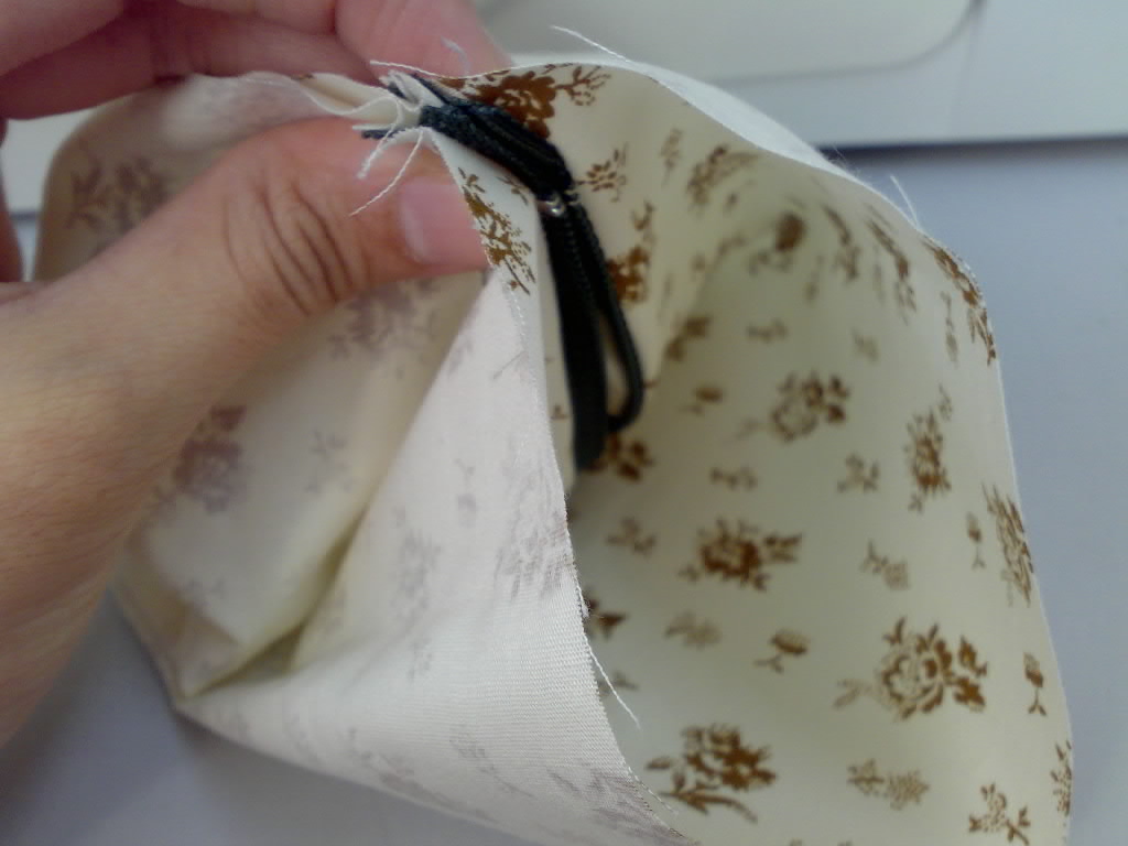 color me pretty: tutorial : pyramid pouch