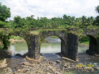 in the pink: The Malagonlong Bridge, Brgy. Mateuna, Tayabas, Quezon