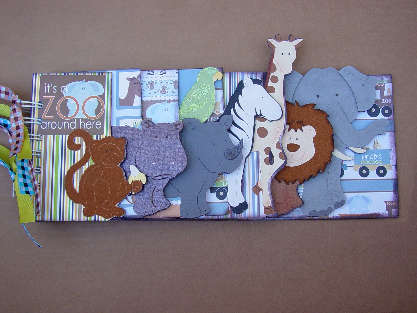 ScrappingFrogQueen: Zoo Animals Shape Book