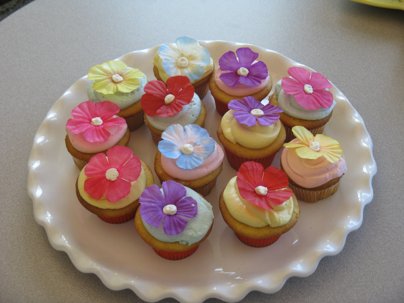 The Sugar Coated Baker: Hawaiian Themed Cupcakes