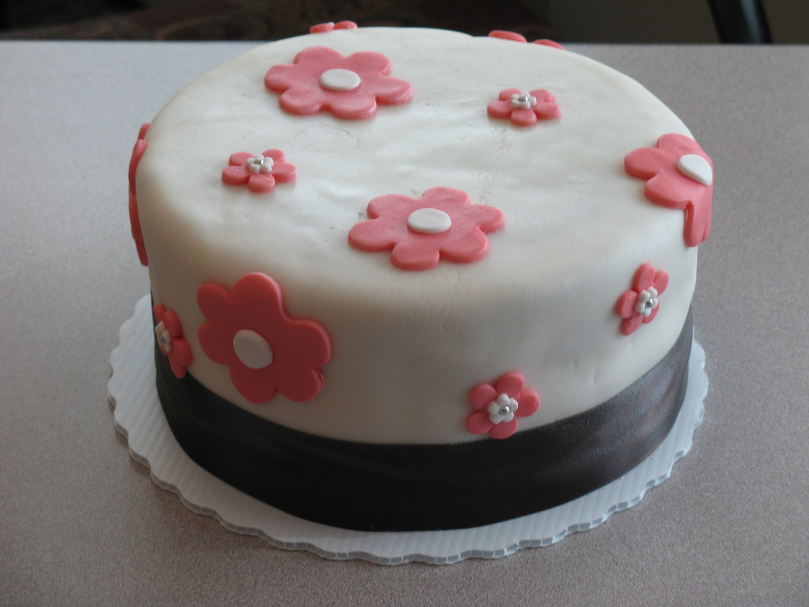 The Sugar Coated Baker: Fondant Birthday Cakes Starting at $40