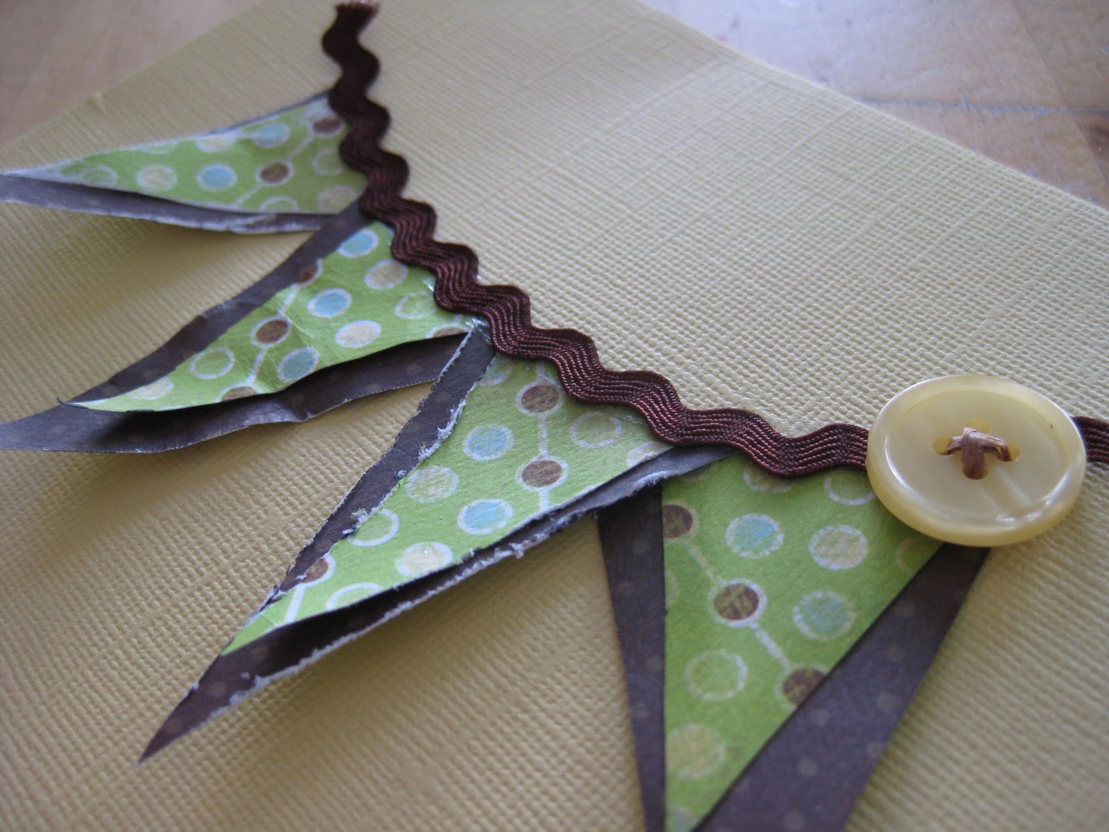 Made by Nicole: Simple, Frugal Banners for your Scrapbook Pages