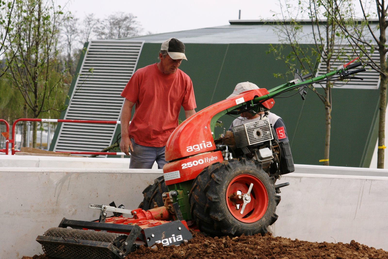 L'Oeil Americain, mon cybercarnet: AGRIA Motoculteur 2500 HYDRO