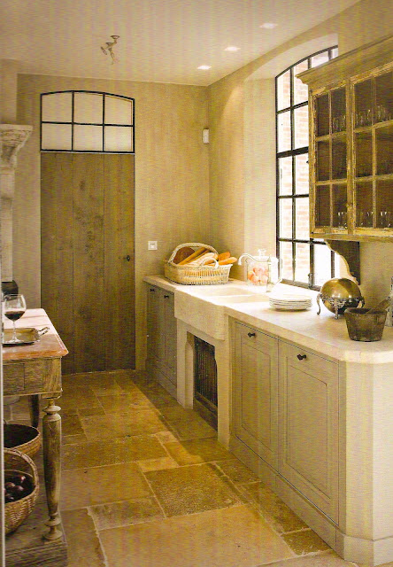 Décor de Provence: The Perfect Belgian Kitchen