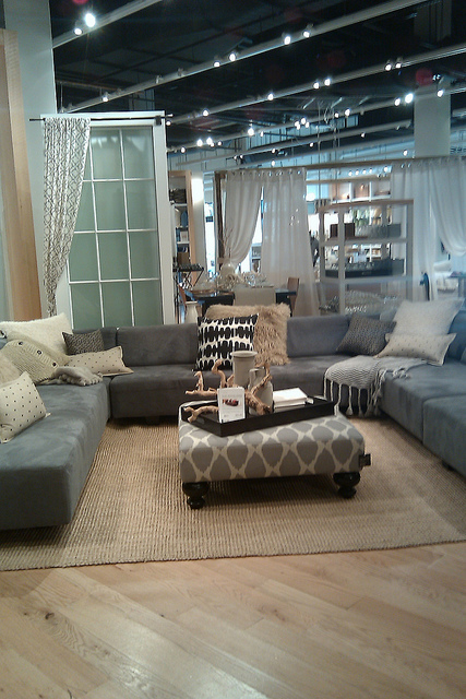 FOCAL POINT STYLING: SIMPLE & ORGANIC VIGNETTES OF WEST ELM