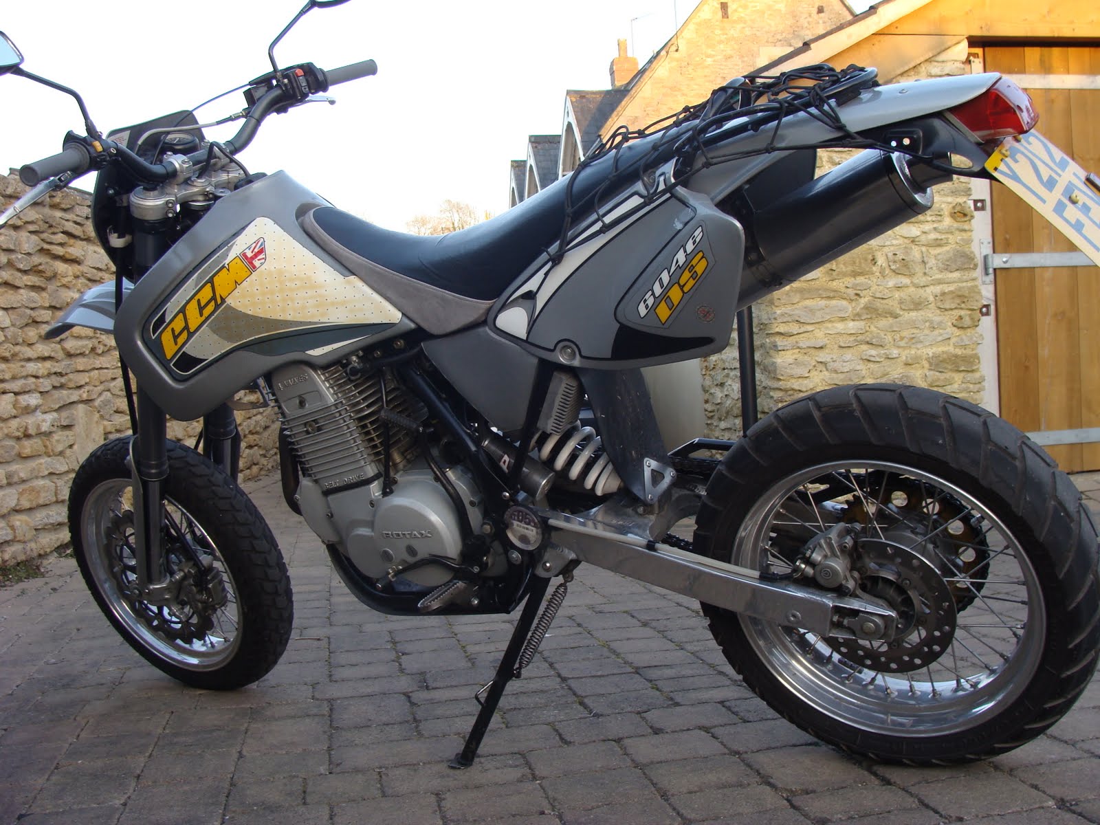 Mr Motor Tweeter: ROAD TEST: 2001 CCM 604E DS