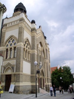 JEWISH CULTURE AND ART: SLOVAK SYNAGOGUES