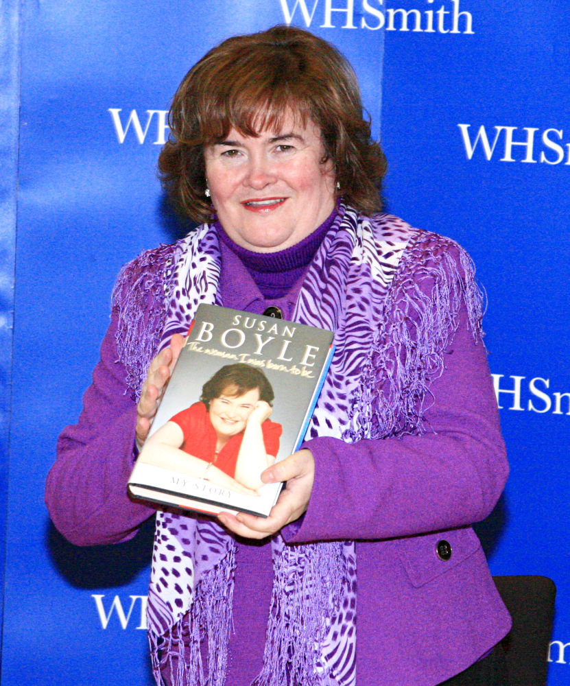 Susan Boyle Promotes Autobiography in Glasgow | Model Galleries