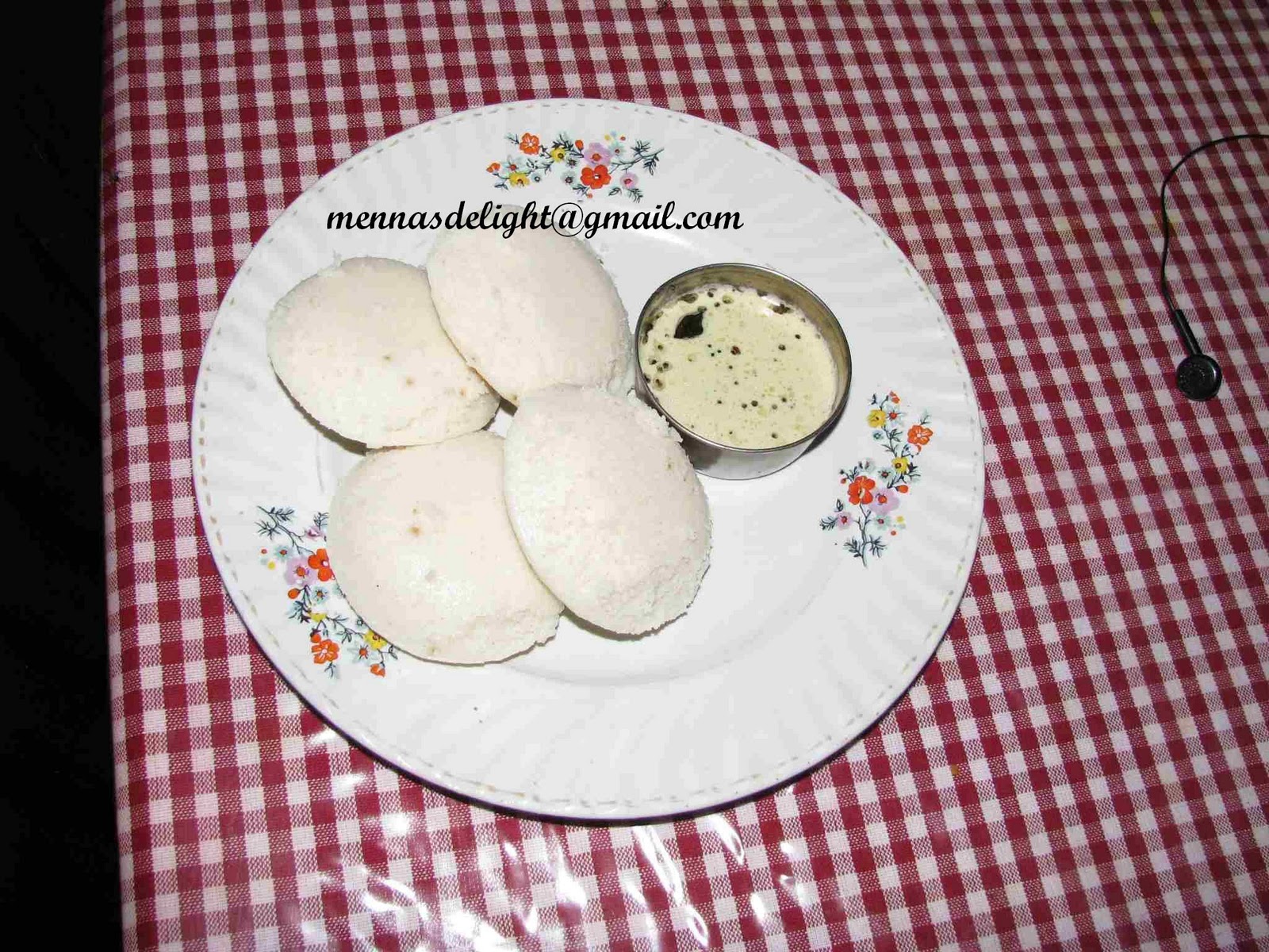 Foodie Delights Bangalore - Life n Spice: Idly with Coconut Chutney