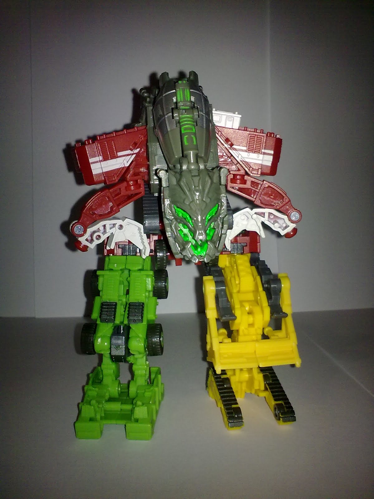 Mega Prime Transformers : DEVASTATOR LEGEND CLASS