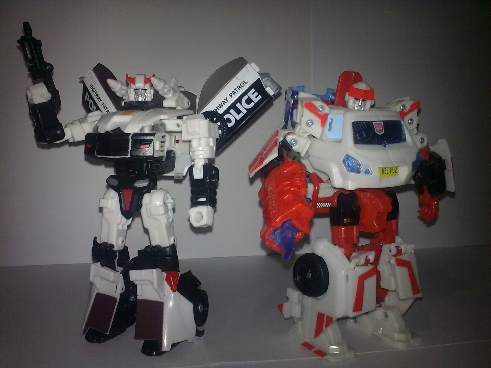 Mega Prime Transformers : COLECCION CLASSICS Y UNIVERSE