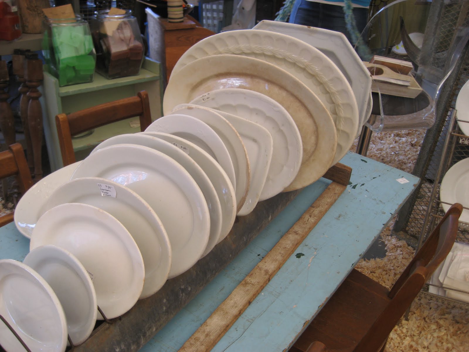 Country Meadows Antiques: Hidey Ho Good Neighbor!