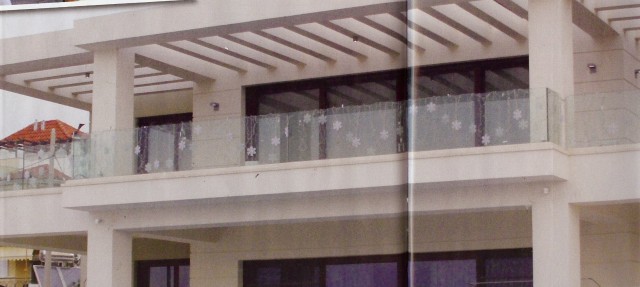 kotetsi: Η ΝΕΑ ΔΥΩΡΟΦΗ ΒΙΛΑ ΤΟΥ ΓΙΑΝΝΗ ΠΛΟΥΤΑΡΧΟΥ ΣΤΗ ΓΛΥΦΑΔΑ