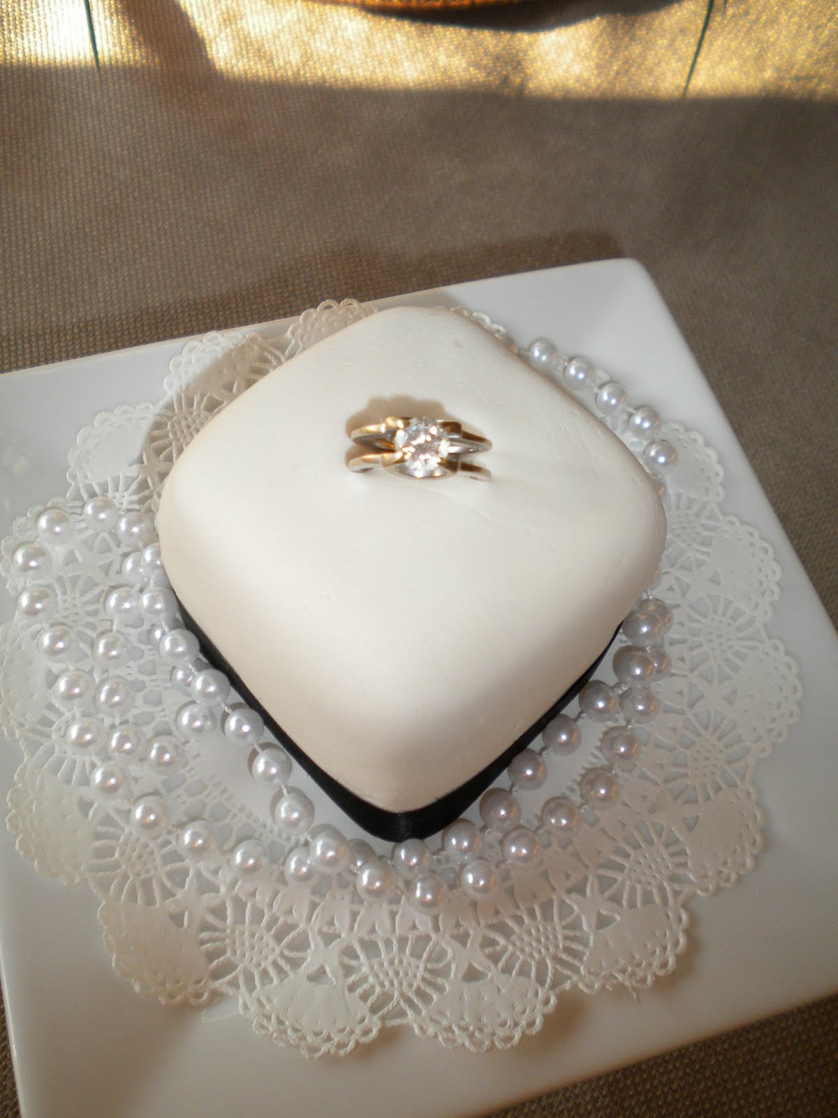 Buttercream Bites: Individual Mini Wedding Cakes! THe Perfect Proposal!!!