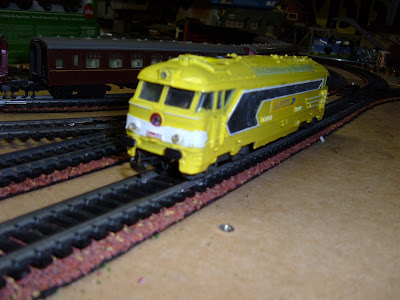 Le train d'olivier: Diesel BB 67001 SNCF la Poste Jouef