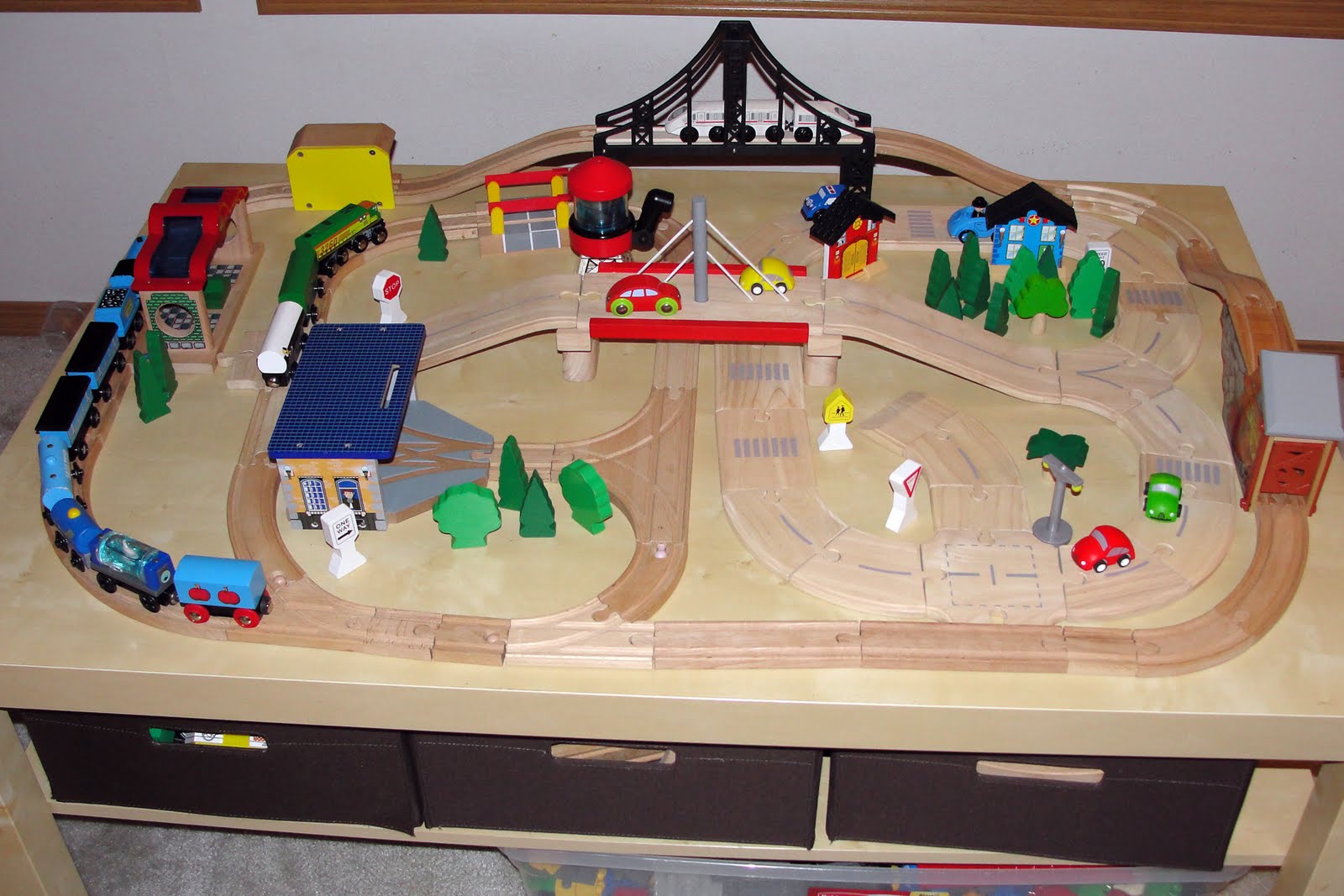 Boys, Buildings, Books and Berries: Best Train Sets