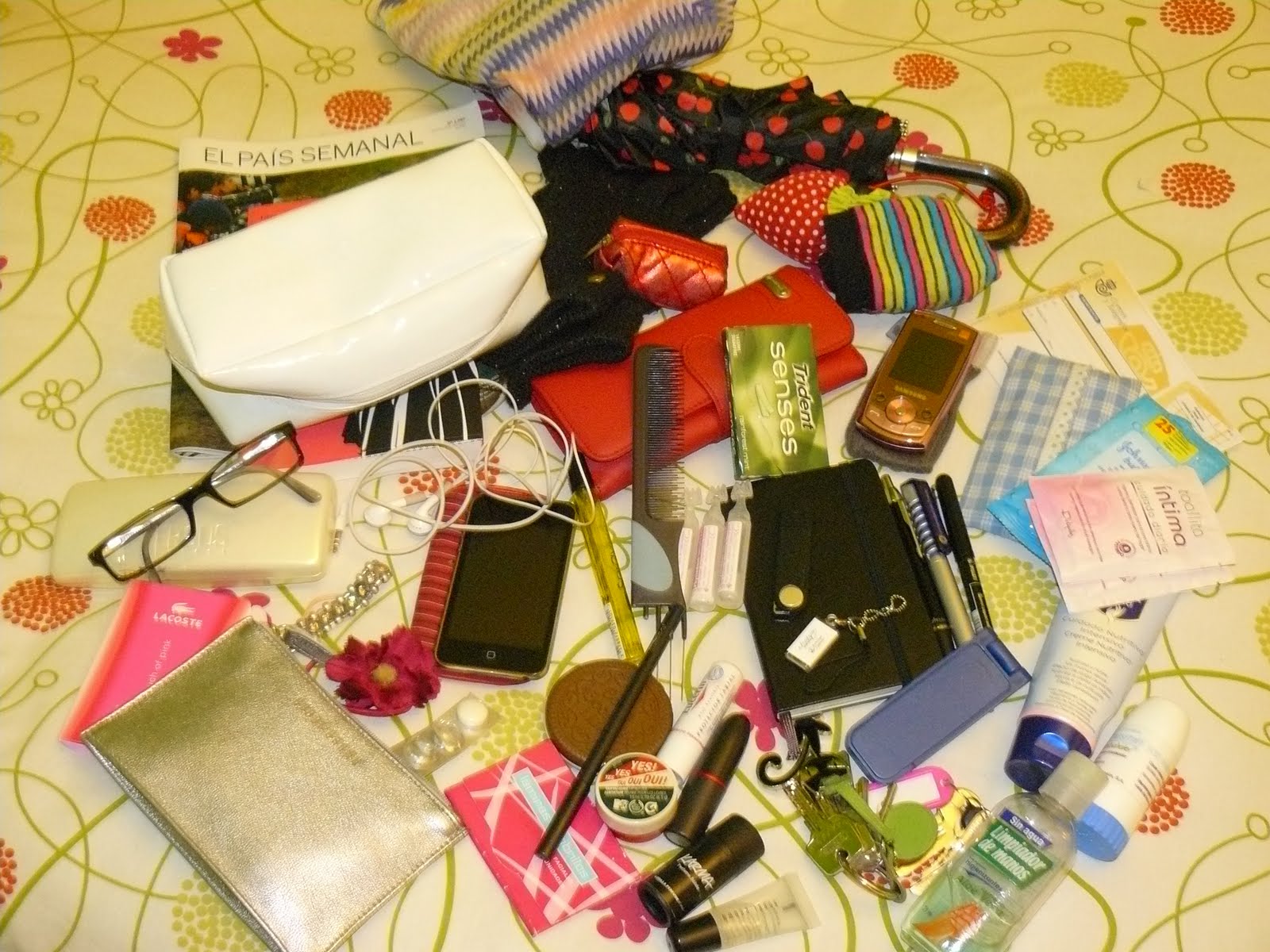 Tuppertalk: ¿Qué llevas en tu bolso? IV