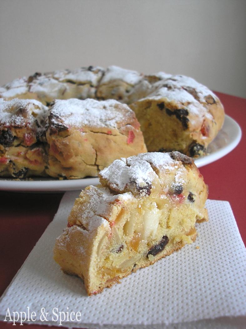 Apple & Spice: Daring Bakers Challenge December 2010: Stollen Wreath