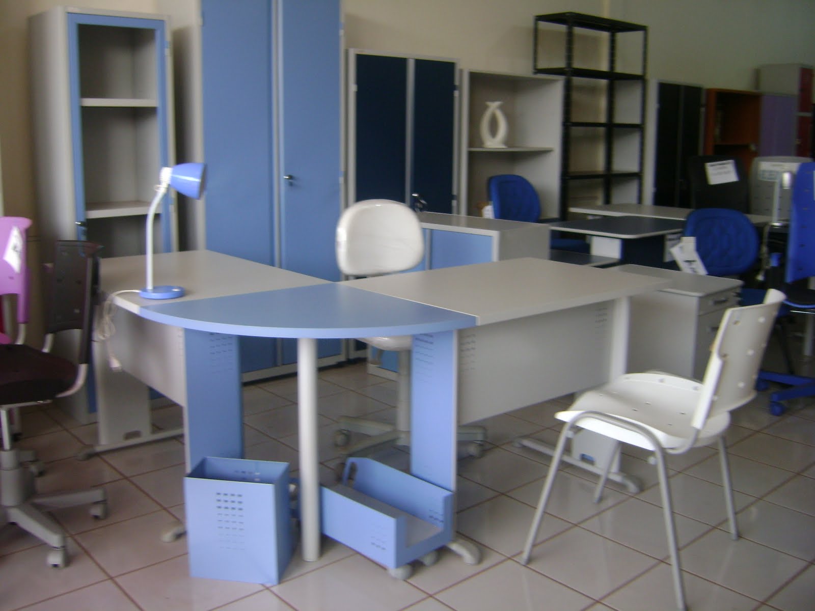 G1 Moveis para Escritorio: Tudo Azul