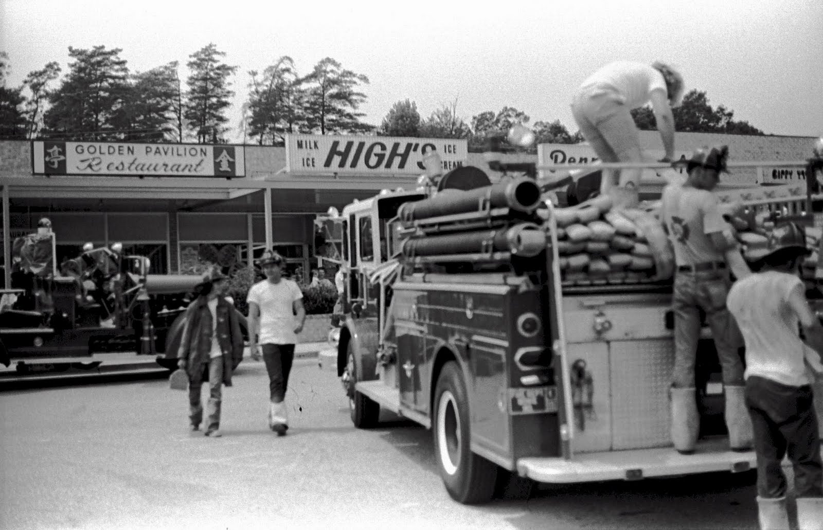 Bowie Living: Bowie Plaza, August, 1973