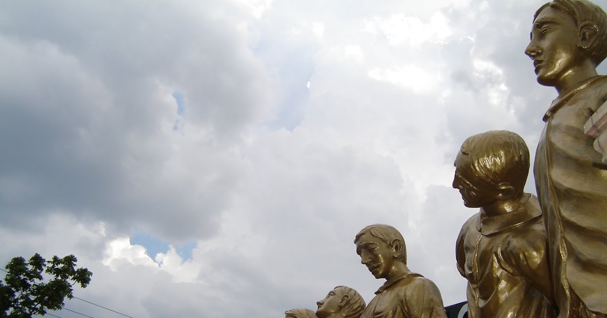 Cavite Daily Photo: City in Between - Trece Martirez City