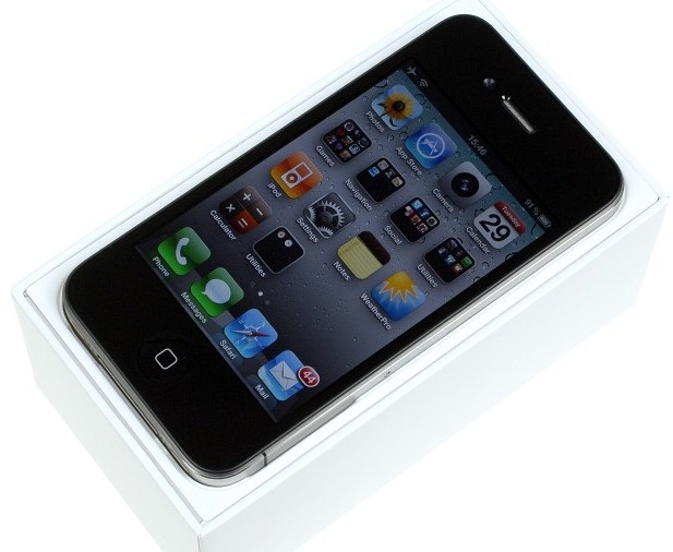 Apple iPhone 4 Review 2: Whats Inside a iPhone 4 Box - Digital World ...