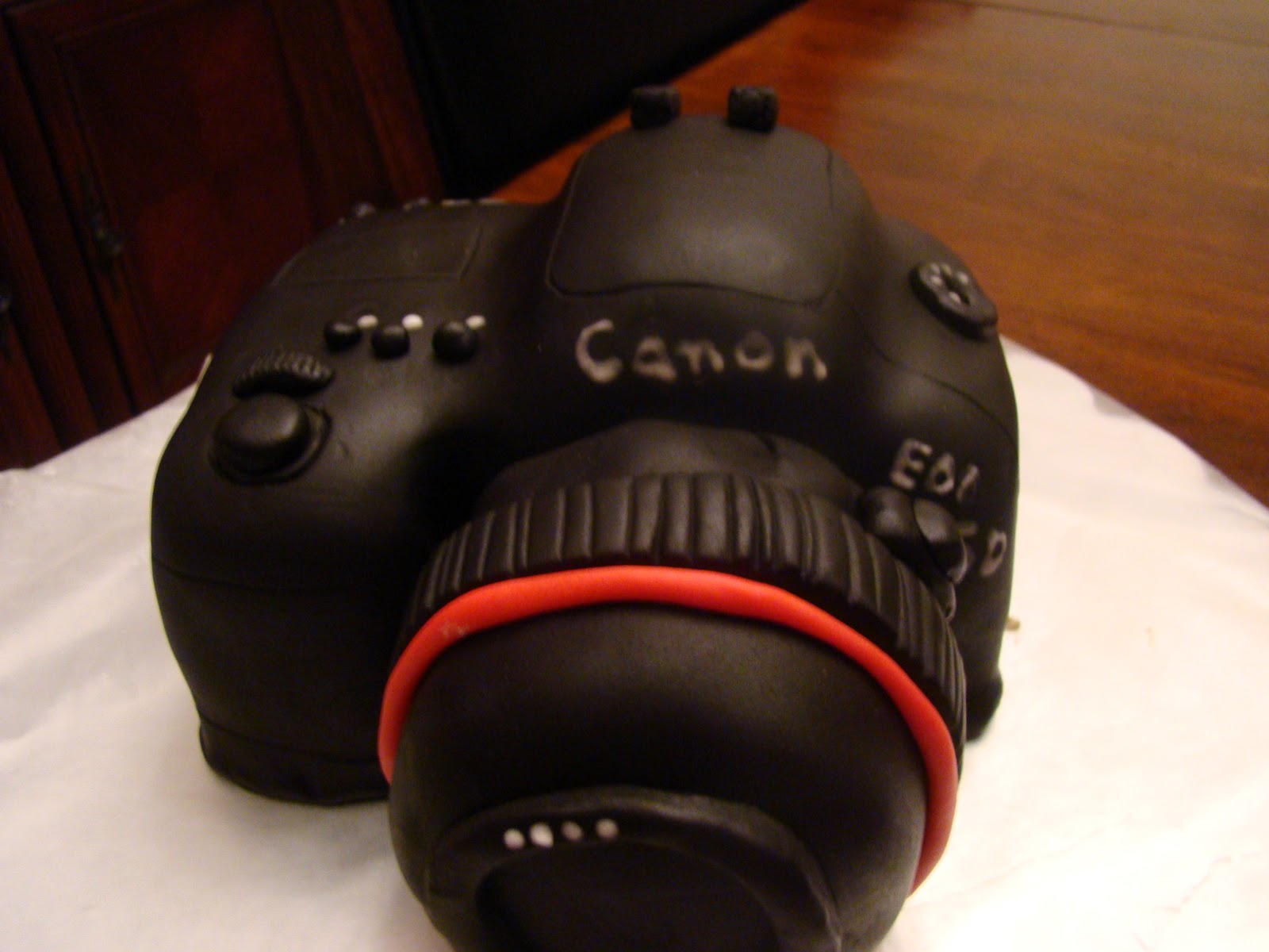 Simply Cake: Camera Cake