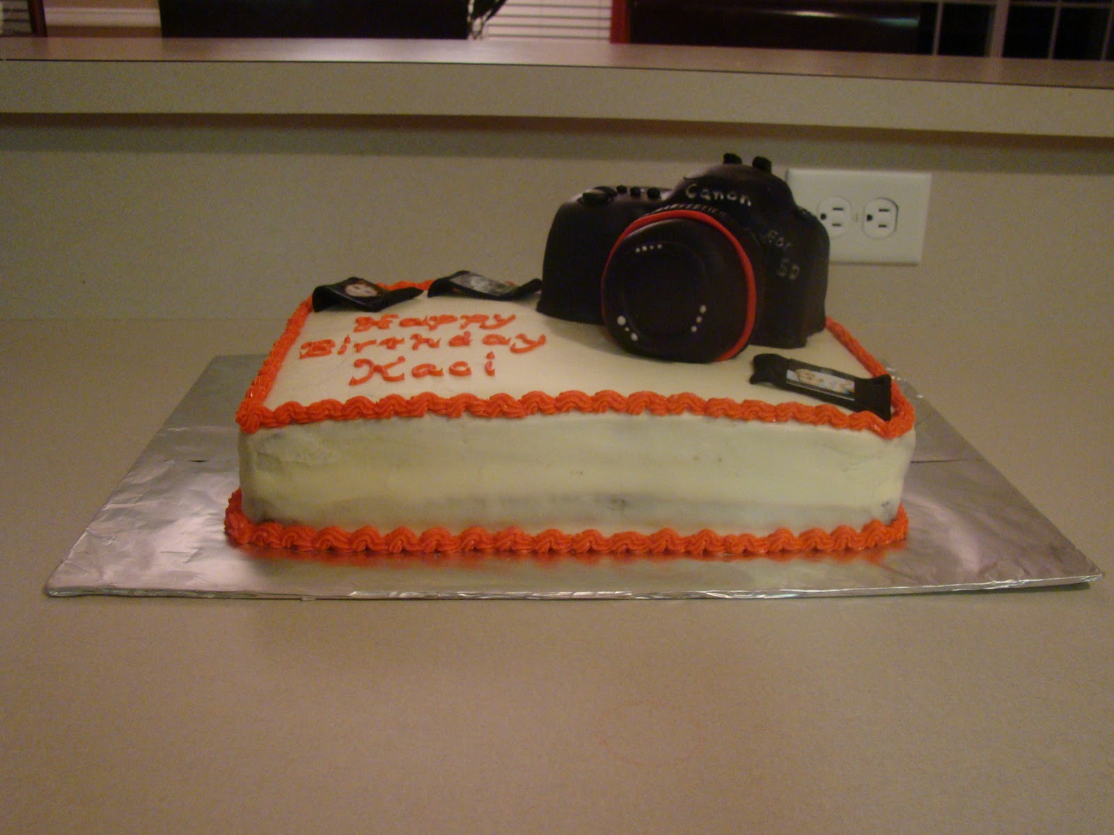 Simply Cake: Camera Cake