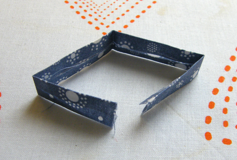 Figaflors i Braves: The 10 minutes scrap fabric key chain