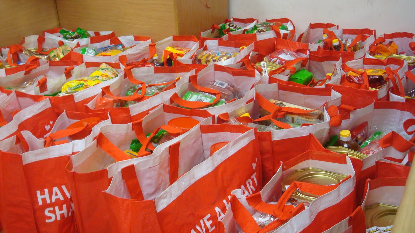 SP.Primers - Its The Place To Be!: How can you contribute a food hamper?