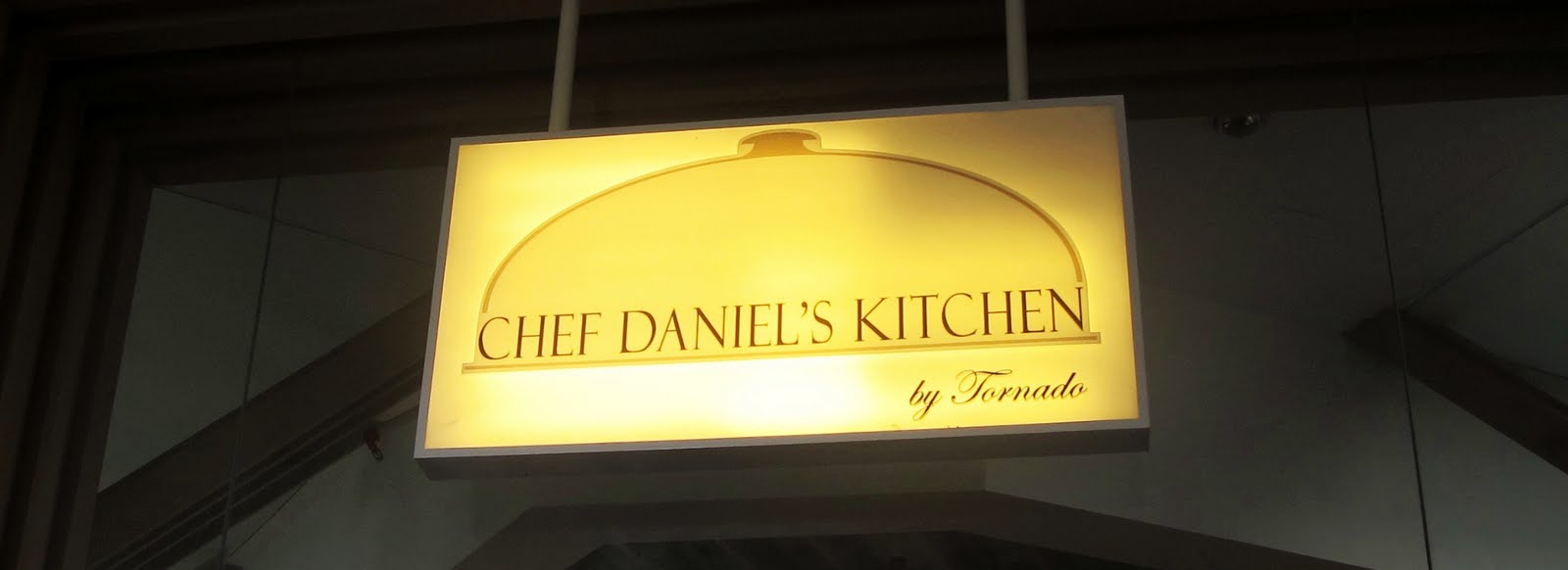The Hungry-Trotting Couple.....goes ANYWHERE!: Chef Daniel's Kitchen: a ...