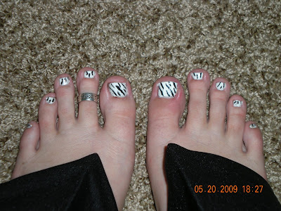 Brad & Erica Dixon: New Photos & Sweet Zebra Toes!