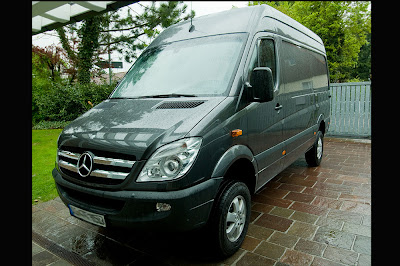 Outsidevan: 4x4 Mercedes Sprinter