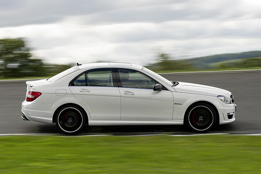 Cars Pedia: 2012 Mercedes Benz C63 AMG Sedan