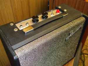 Craigslist Vintage Guitar Hunt: Teisco/ Beltone small Tube amp in ...