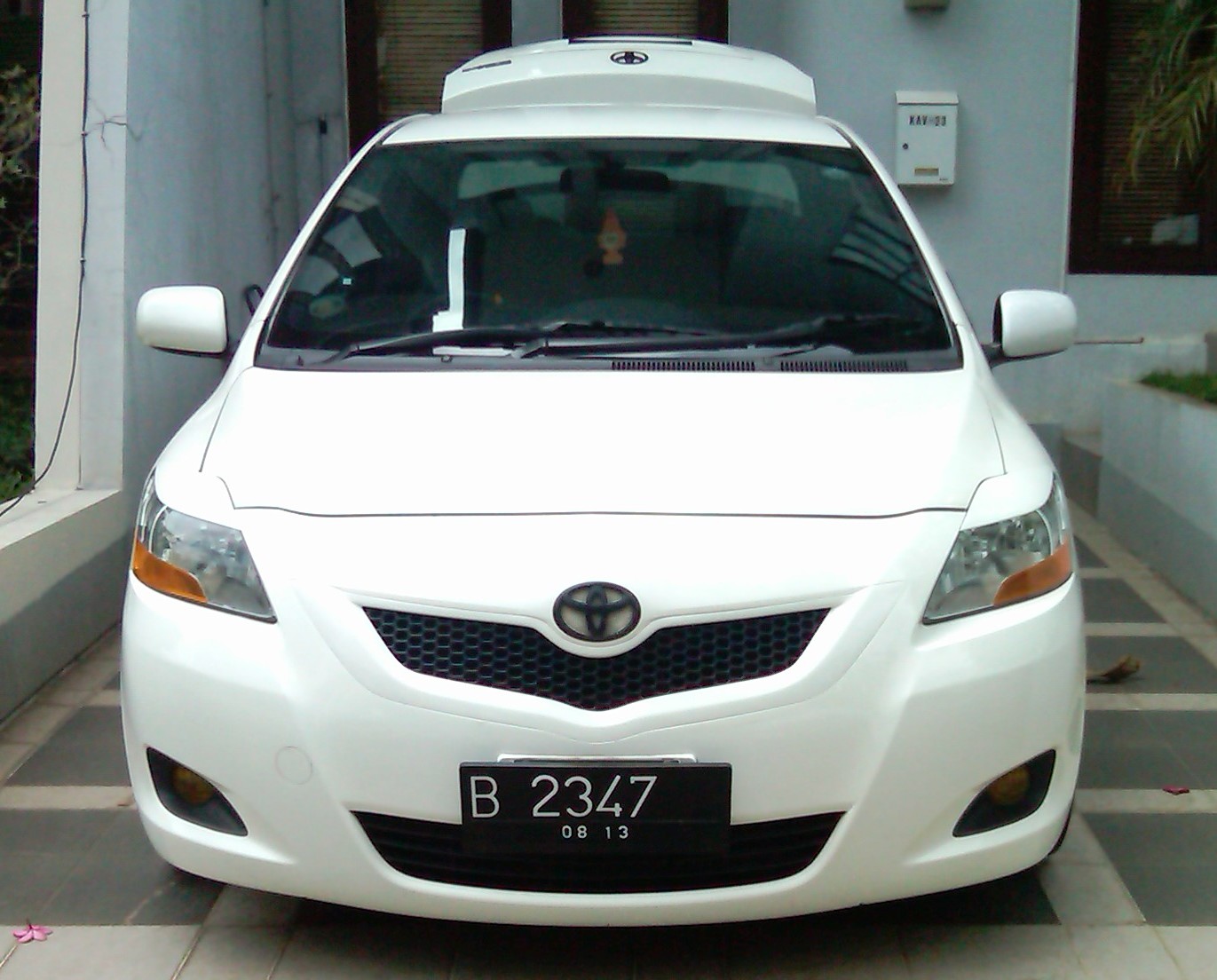 Toyota Limo Project: Belta Grill & custom Eyelid